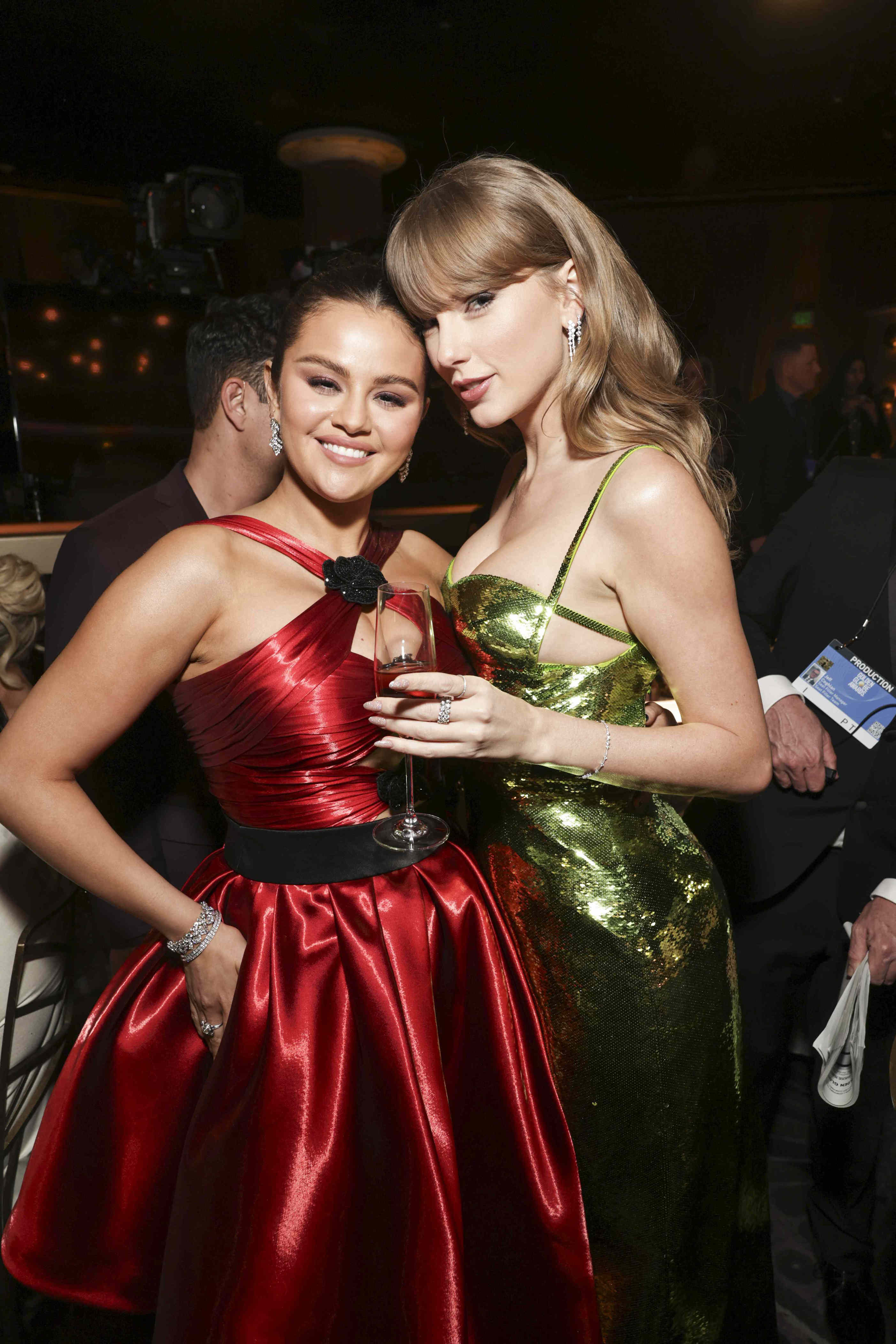Taylor Swift and Selena Gomez coordinate outfits for their first Chiefs ...