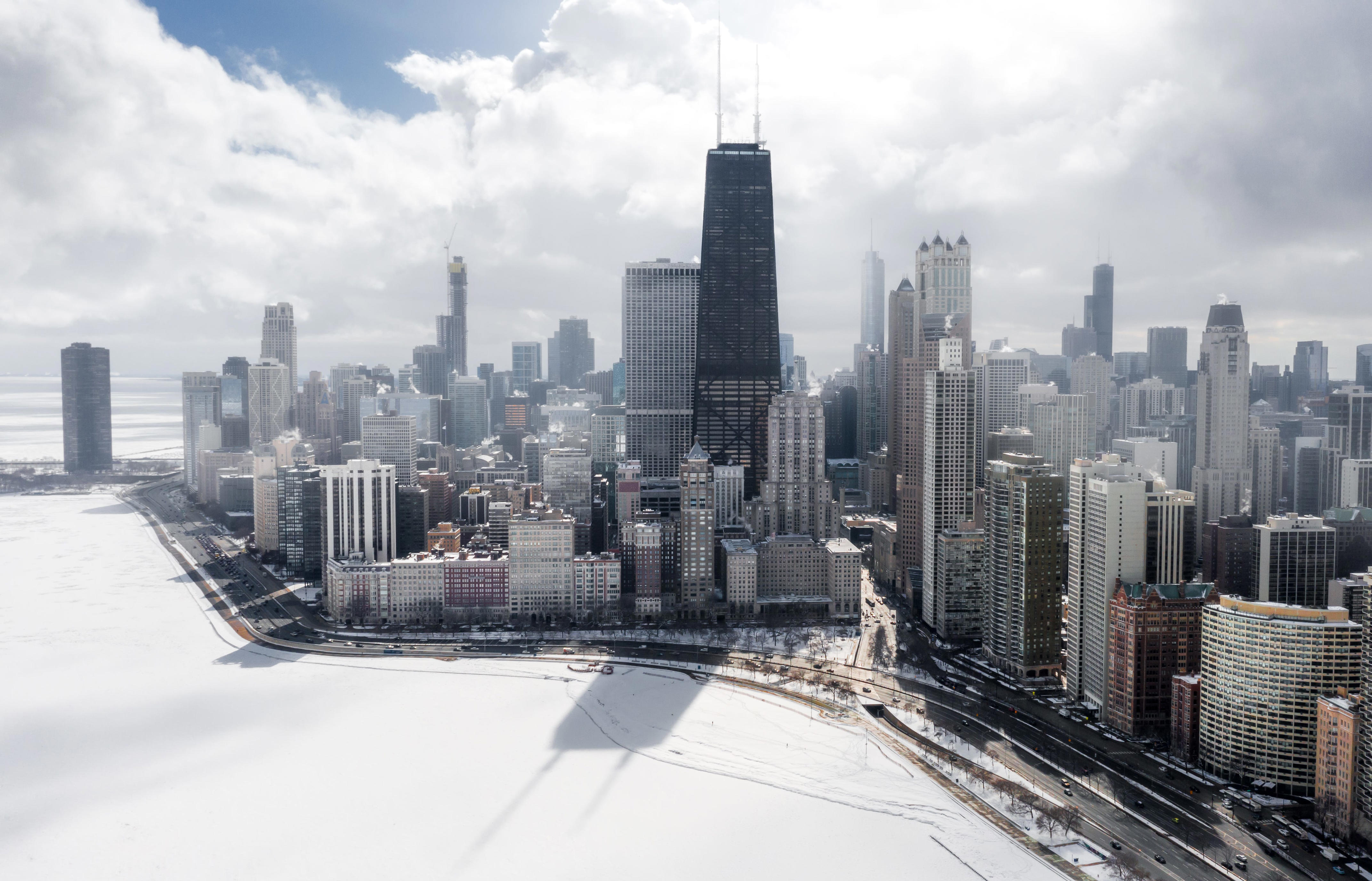 Chicago records fastest snowfall total since 1978 at 17.1 inches by Dec. 7