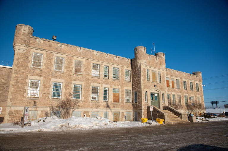 Advocates criticize decision to keep aging Thunder Bay, Ont ...