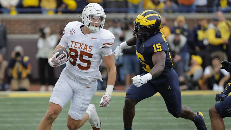 National analyst makes early score prediction for Michigan vs. Texas ...