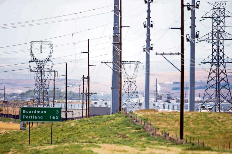 PacifiCorp, reeling from wildfire liabilities, aims to sell power line ...