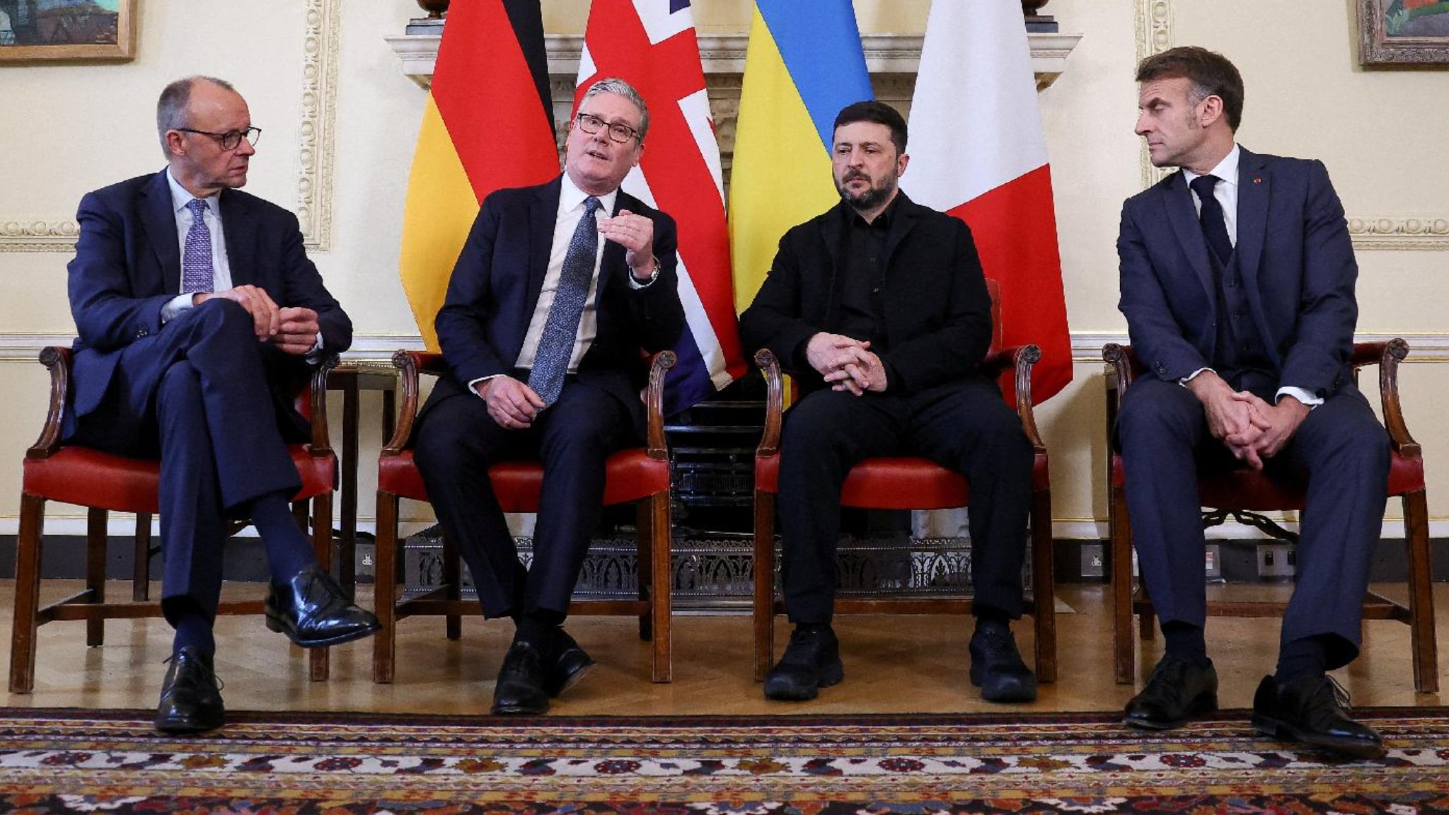 Zelensky oggi a Londra, vedrà Starmer, Macron e Merz. Trump si sfila ...