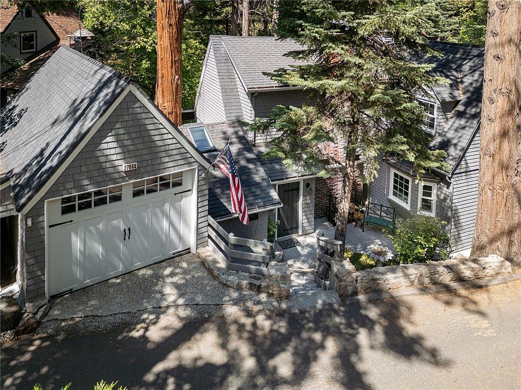 Timeless 1928 lakefront cottage in Lake Arrowhead, California ...
