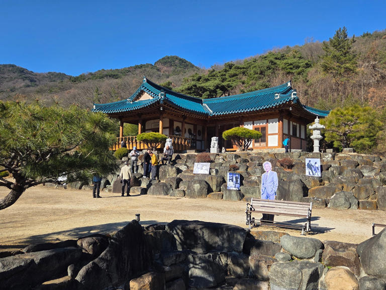 First memorial hall for actor Shin Sung-il opens