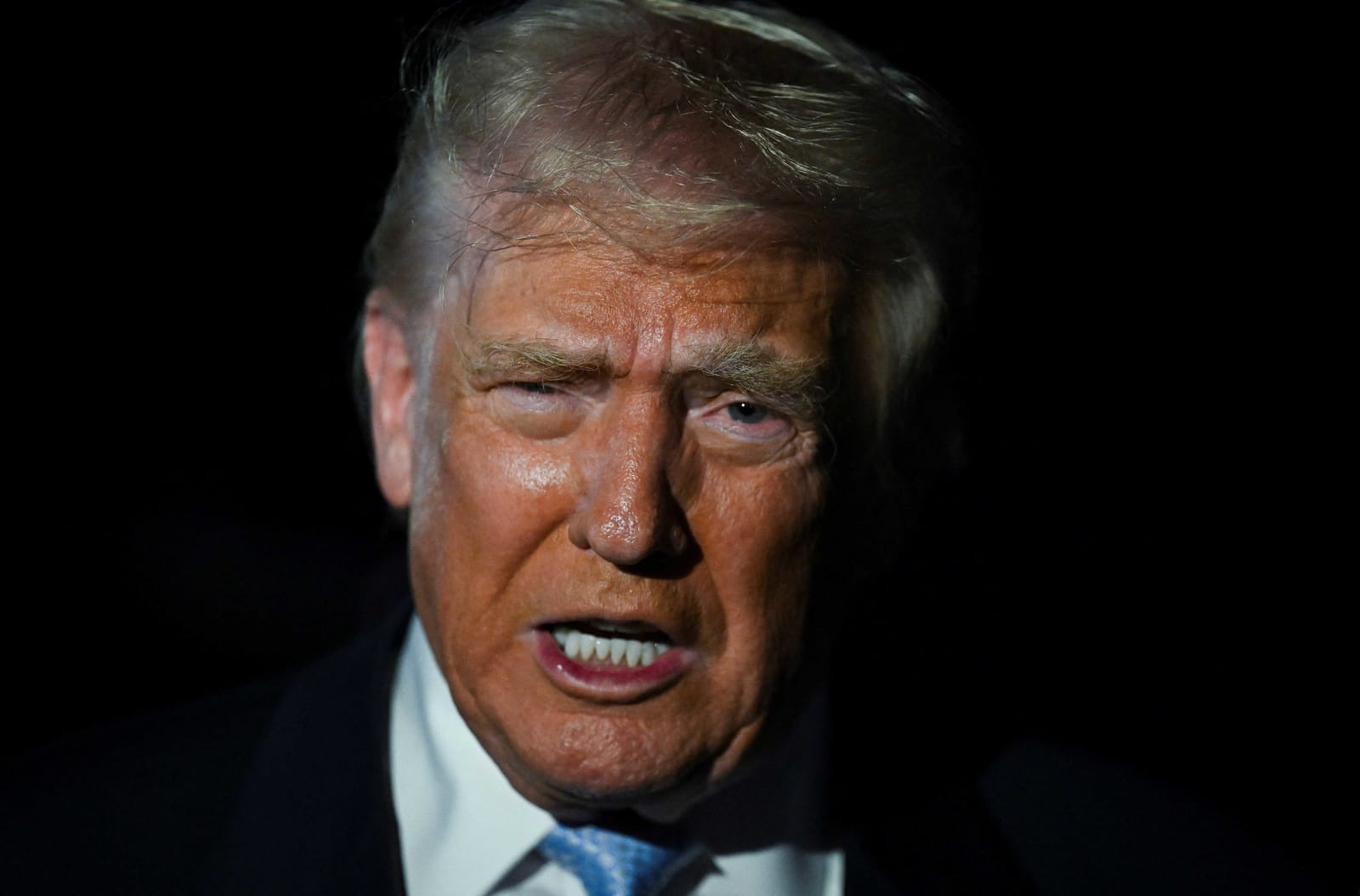 Trump erupts at CBS reporter over 2020 incident