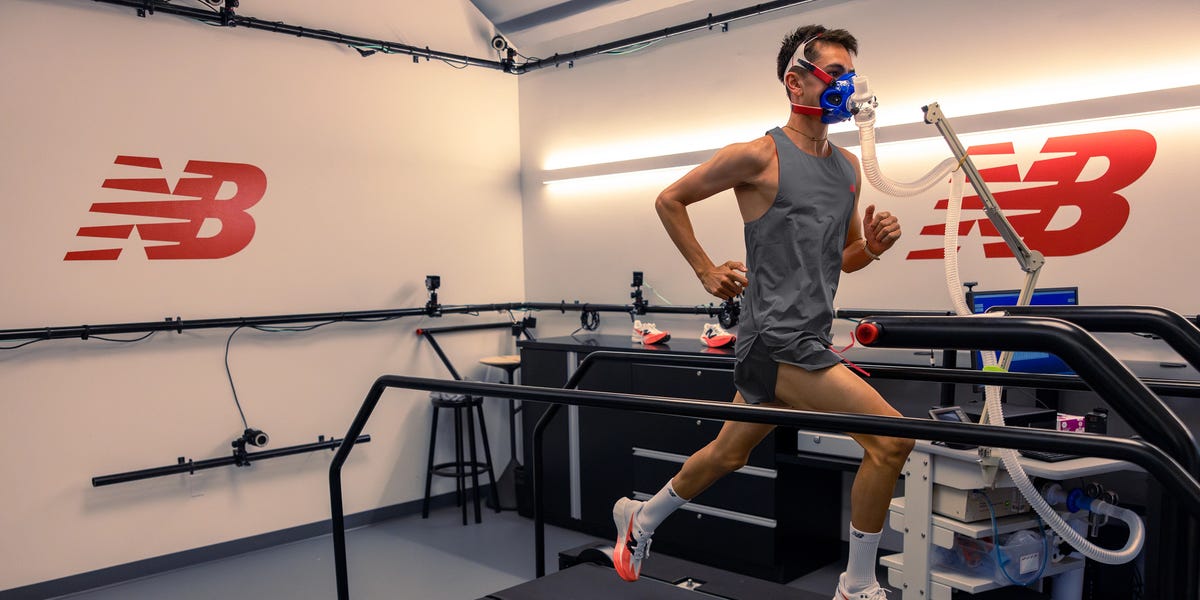 These are the running shoes Alex Yee wore to run a 2:06 marathon – and ...