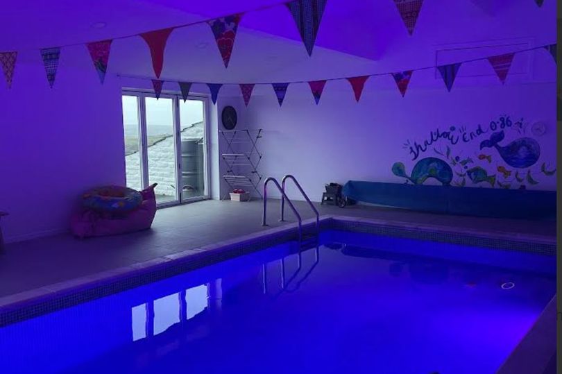 'It’s mind-blowing': Swimming teacher scraps lessons amid row over ...