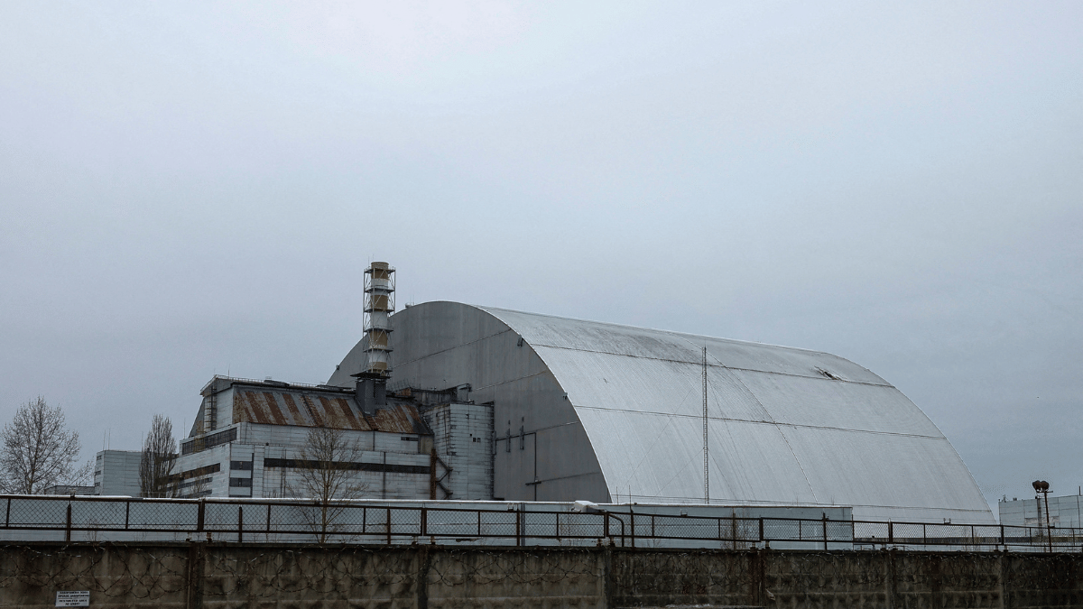 How the now-damaged Chernobyl nuclear plant protective 'shield' was ...