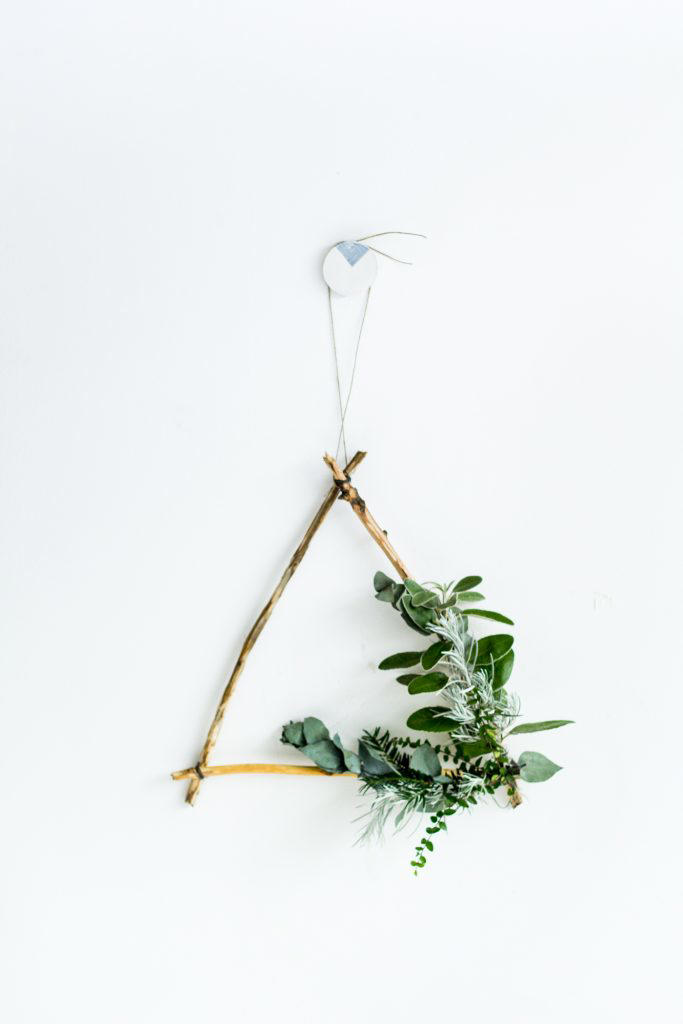 20 easy holiday decorations to make using natural finds in your yard