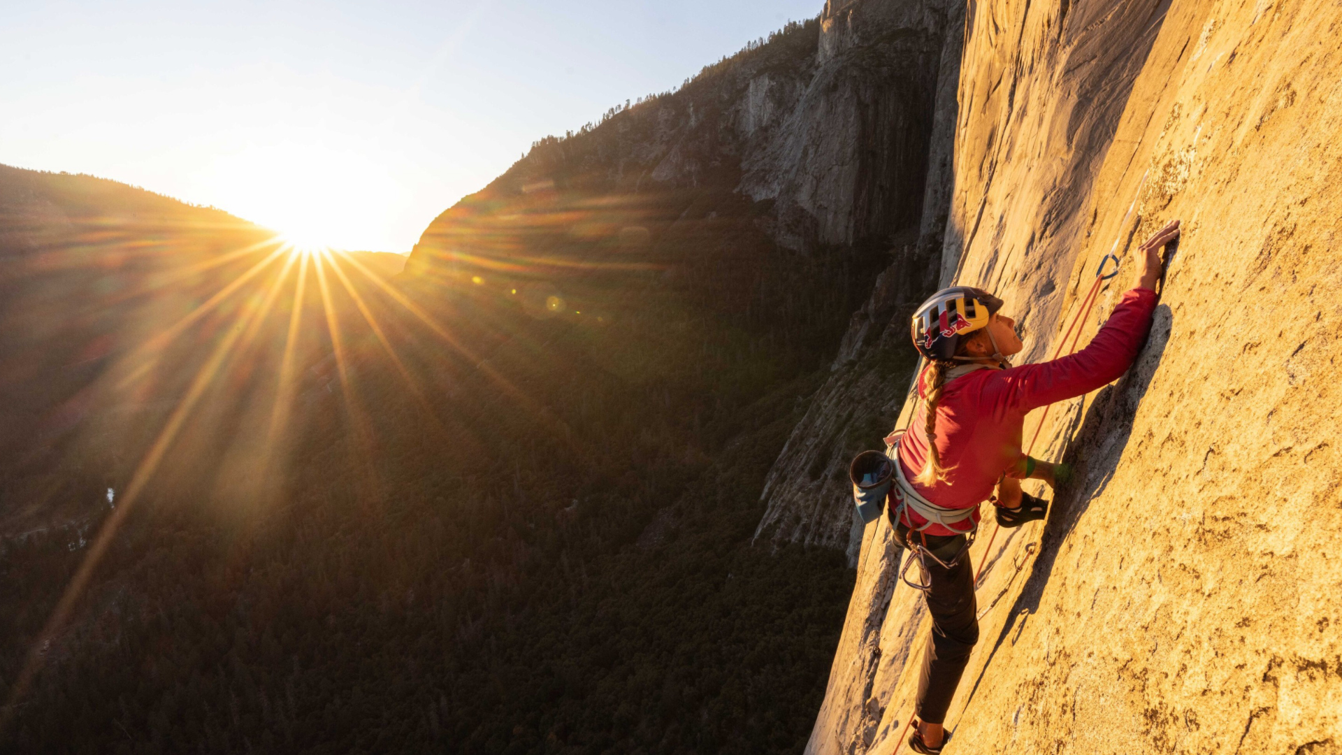 US rock climber becomes first woman to scale 'El Capitan' formation's toughest route