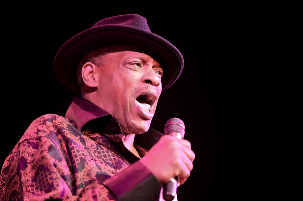 R&B singer Alexander O’Neal’s sad week got even sadder in an instant