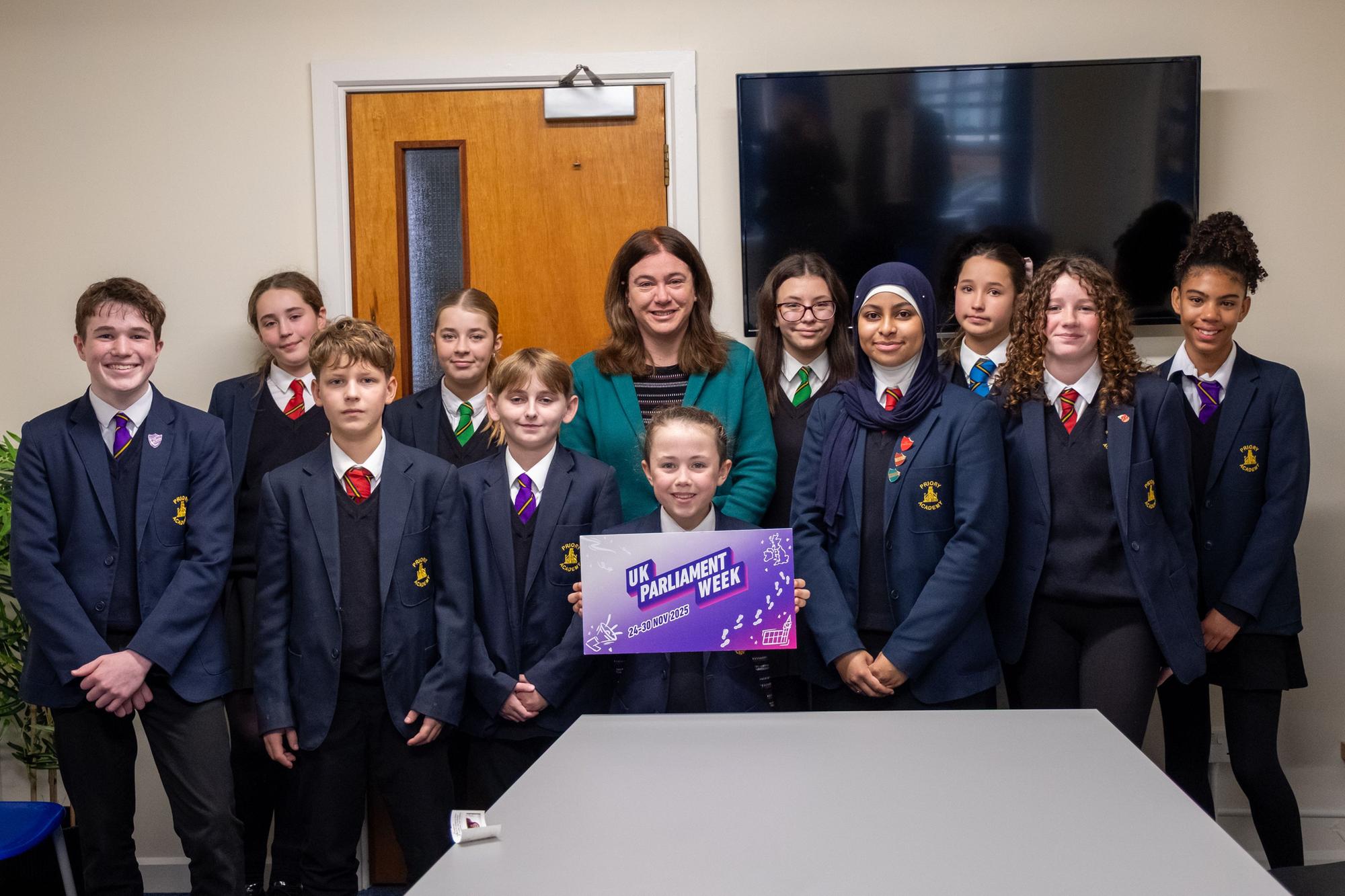 Back to school: Budding Dunstable politicians get top tips from MP