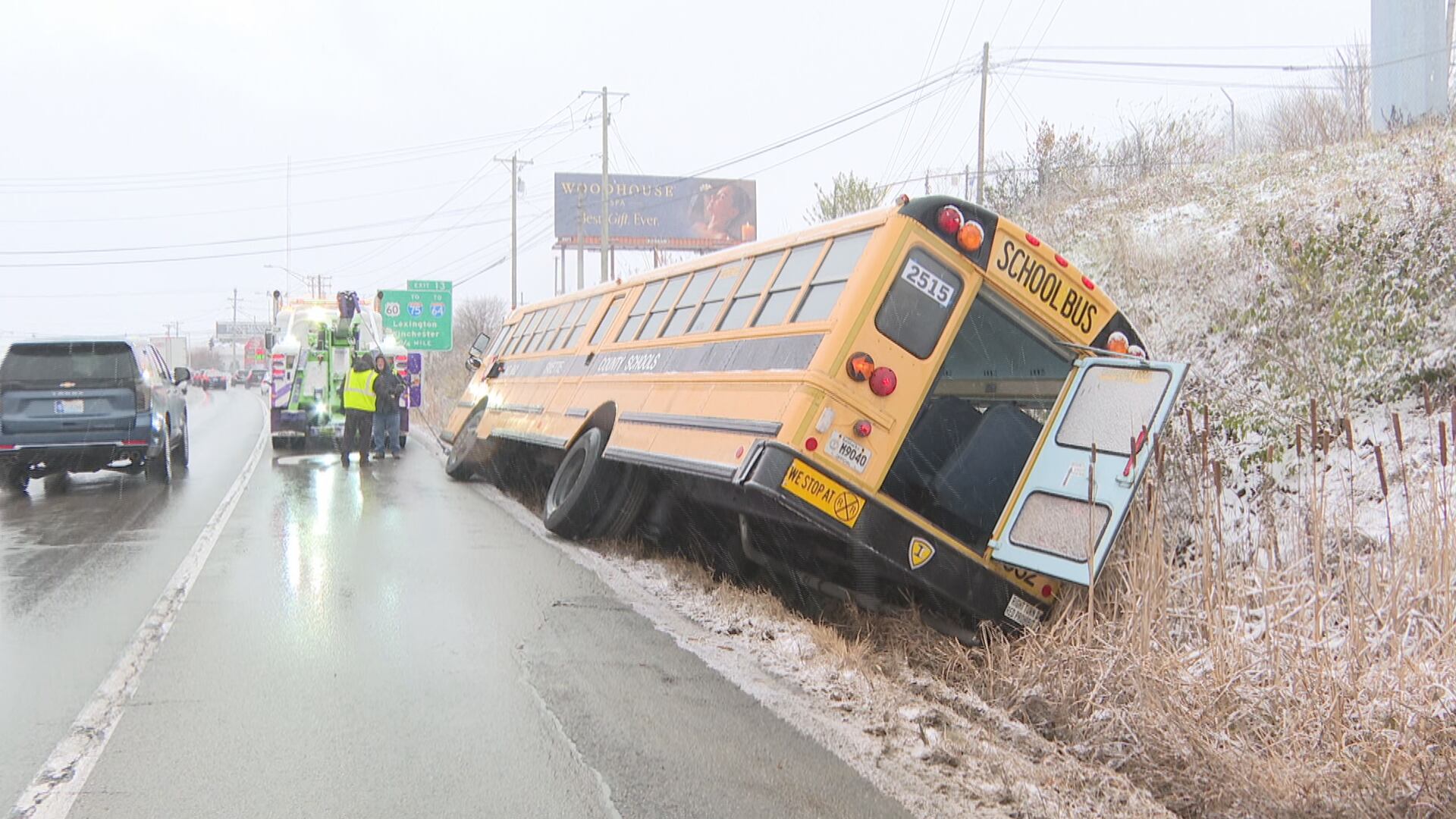 FCPS bus tips over on New Circle Road