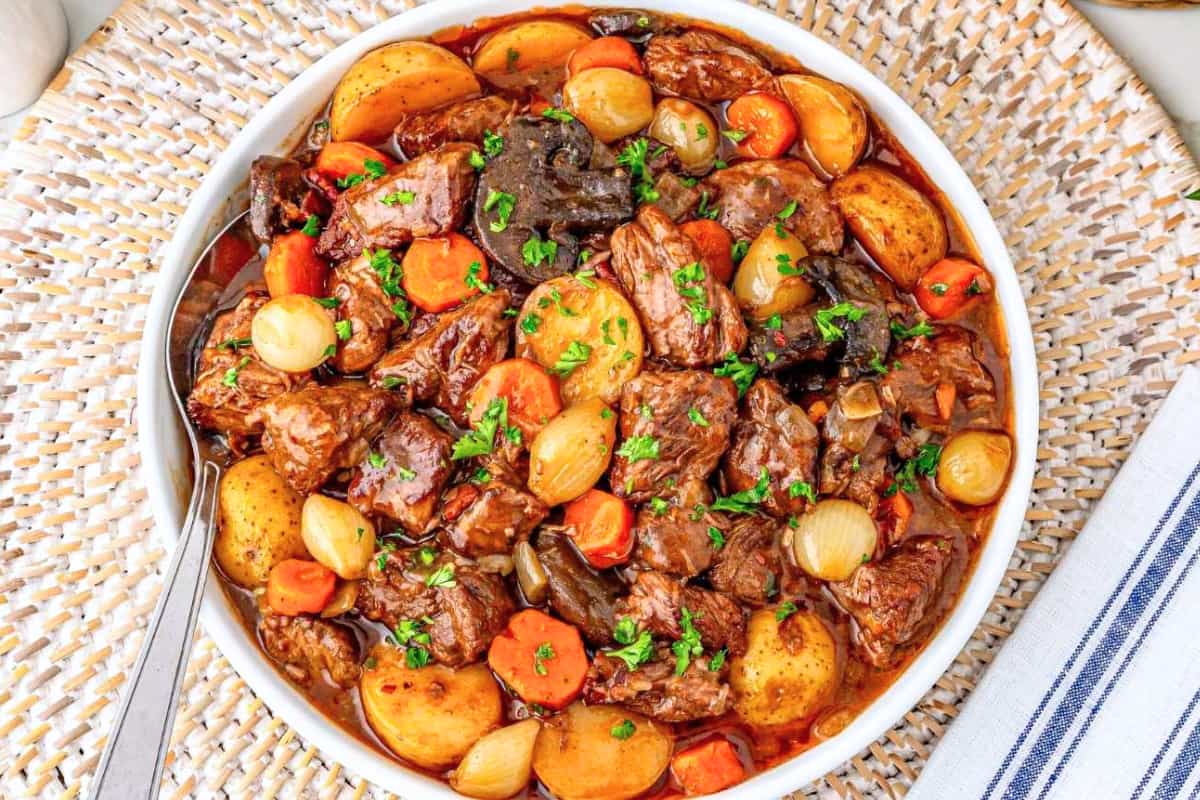 20 slow cooker party ideas for laid-back hosting and full plates