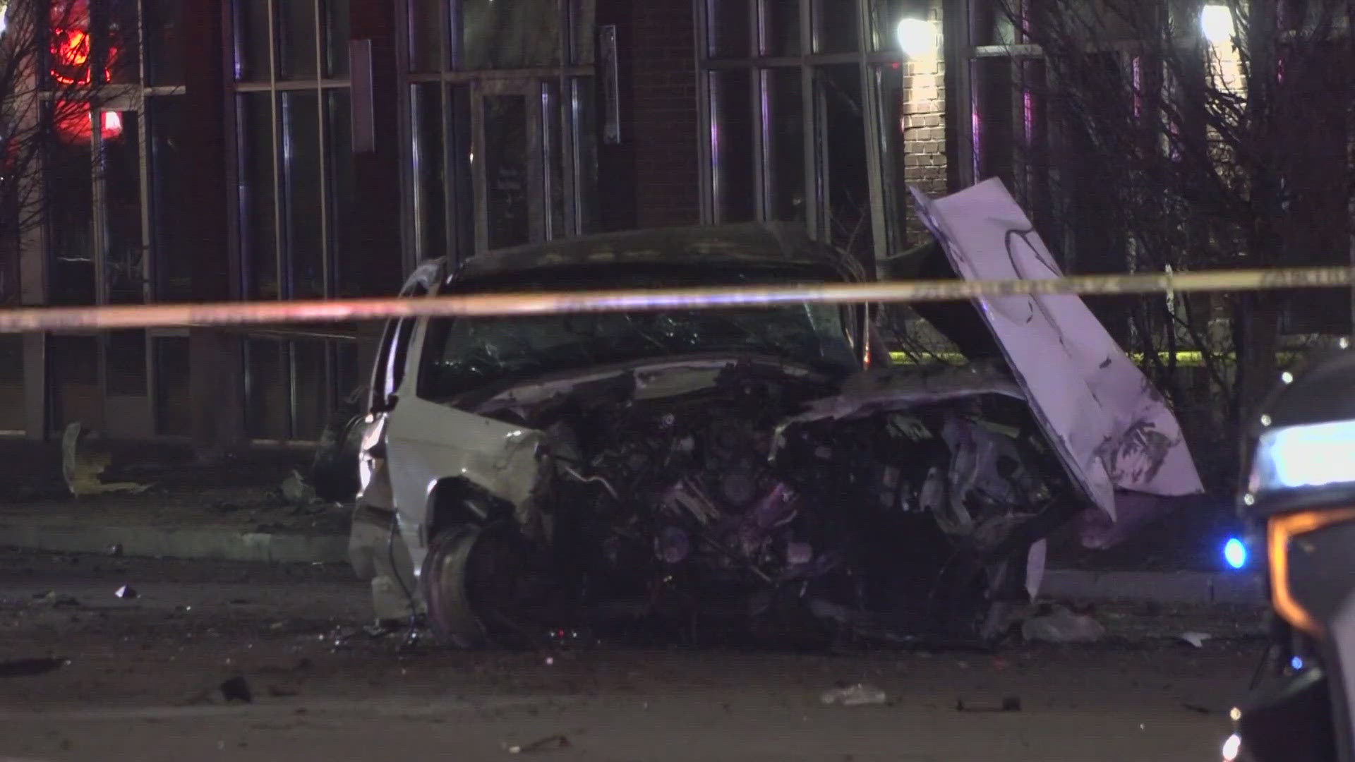 1 dead, 2 injured after police chase ends in north St. Louis crash