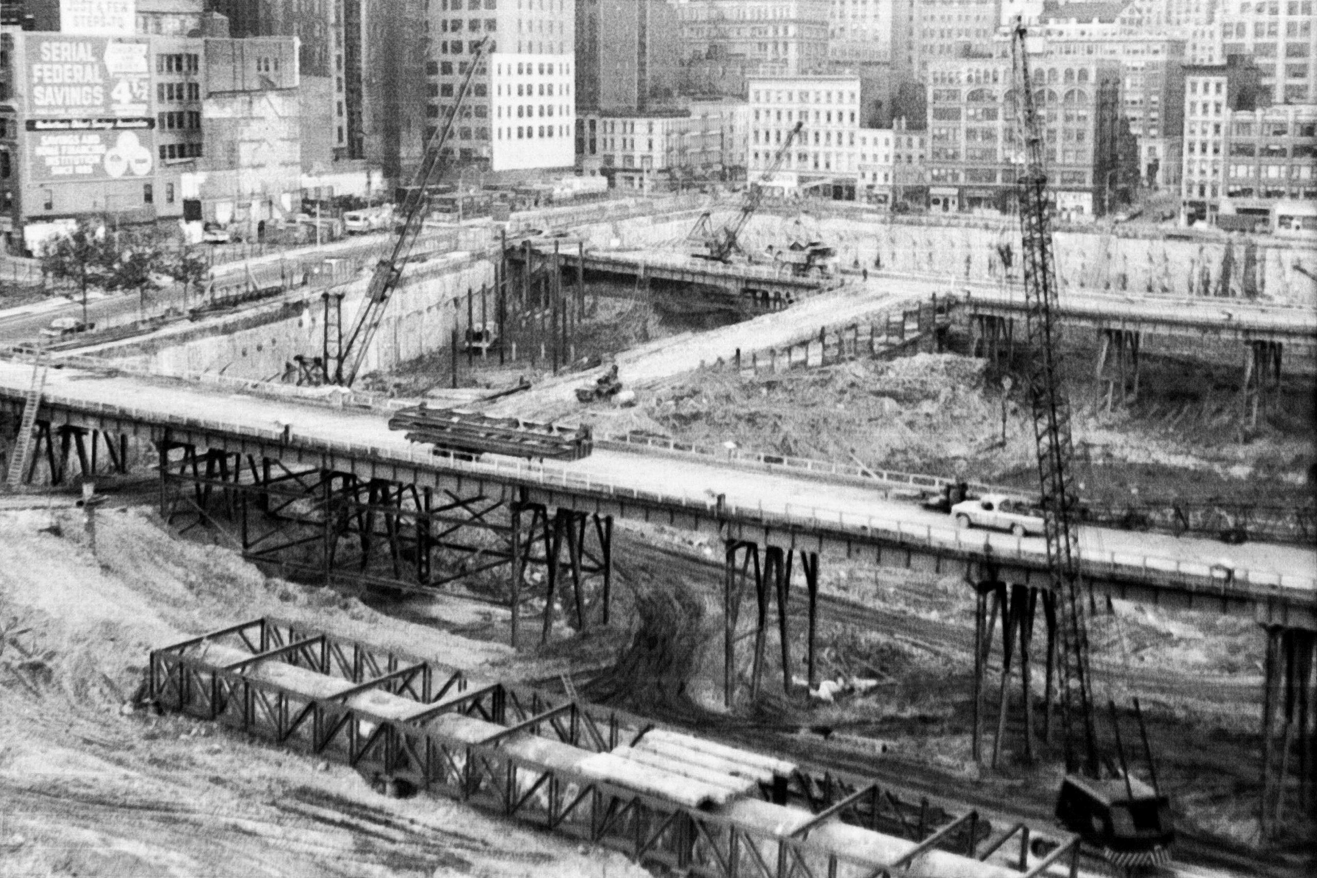 Building the Twin Towers, 19 photos from the ground up