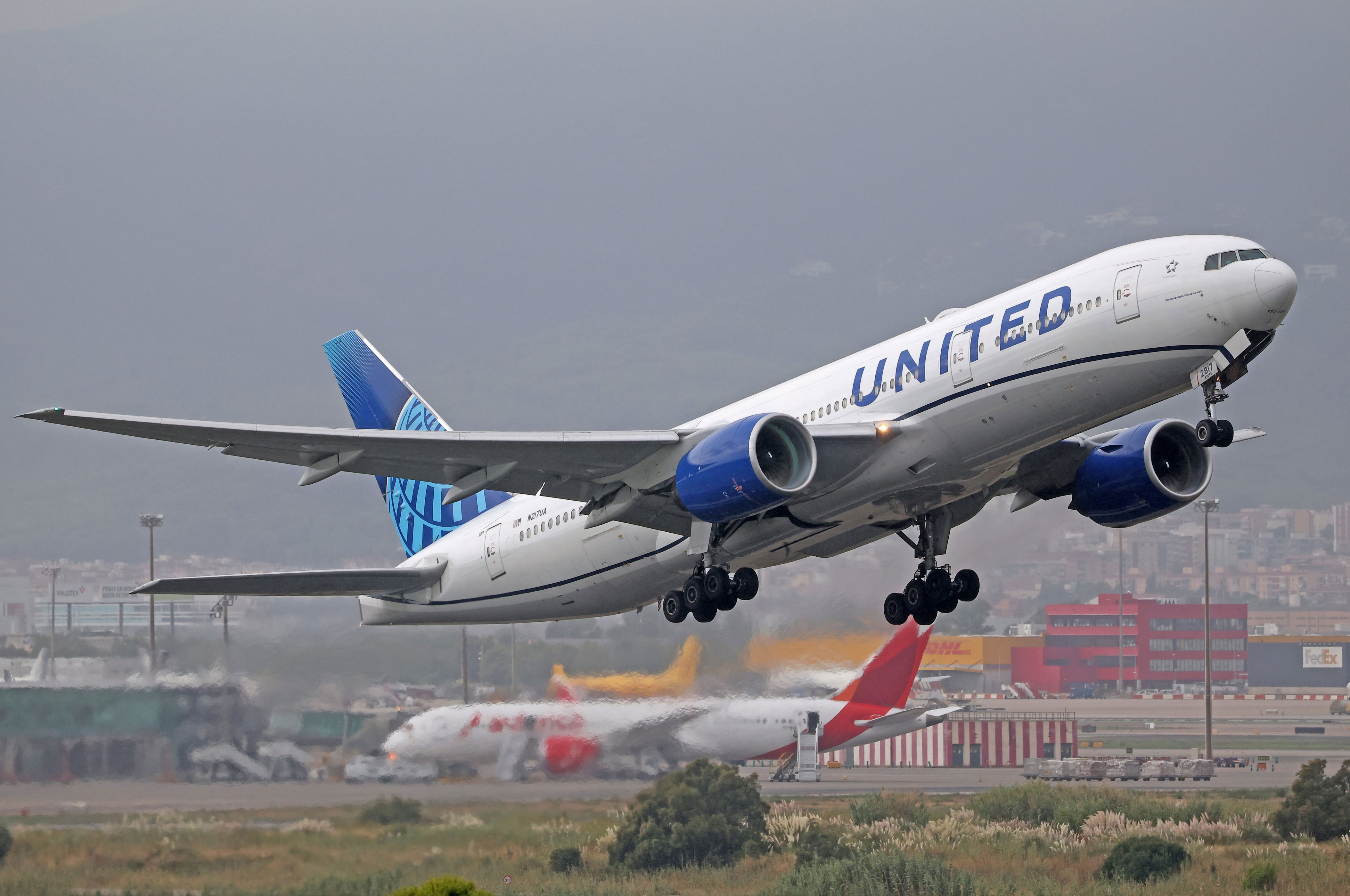 United flight forced to turn around after engine catches fire