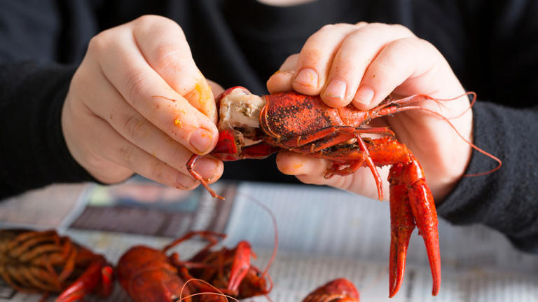 The crawfish part that most folks toss is a flavor bomb you should ...
