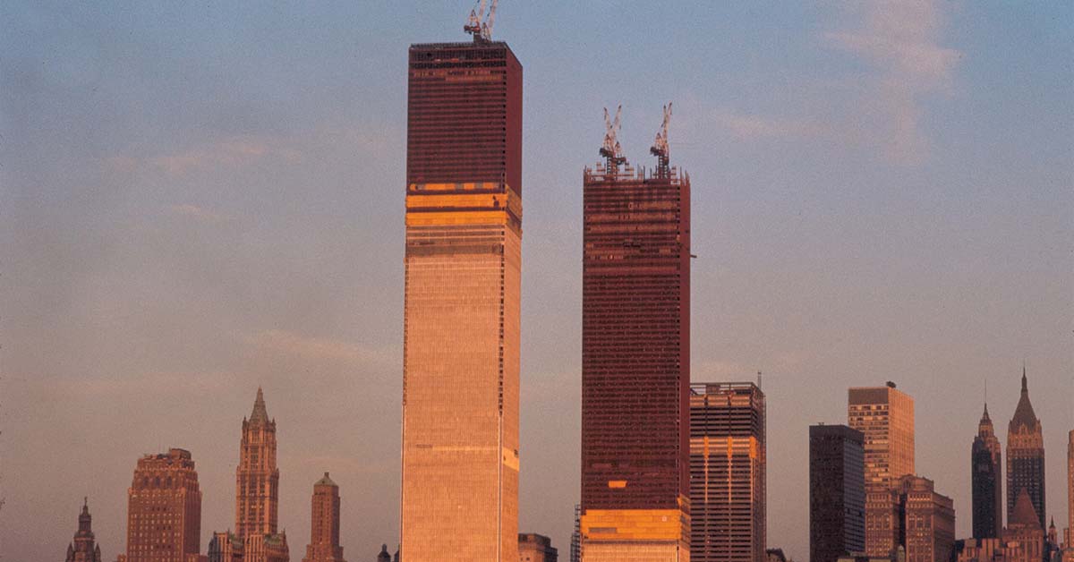 Building the Twin Towers, 19 photos from the ground up