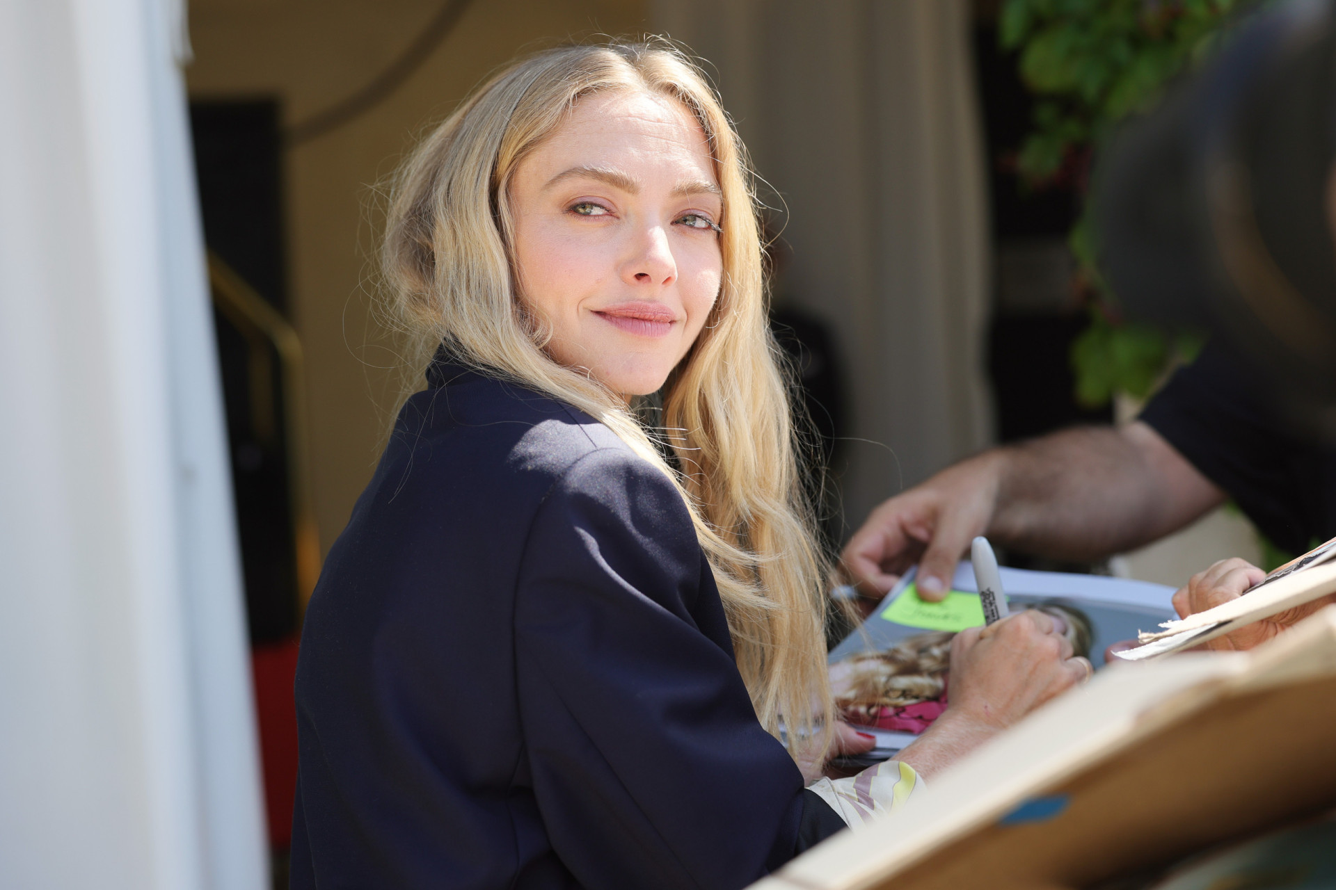 Handwerklich geschickt: Diese talentierten Promis lieben das Stricken