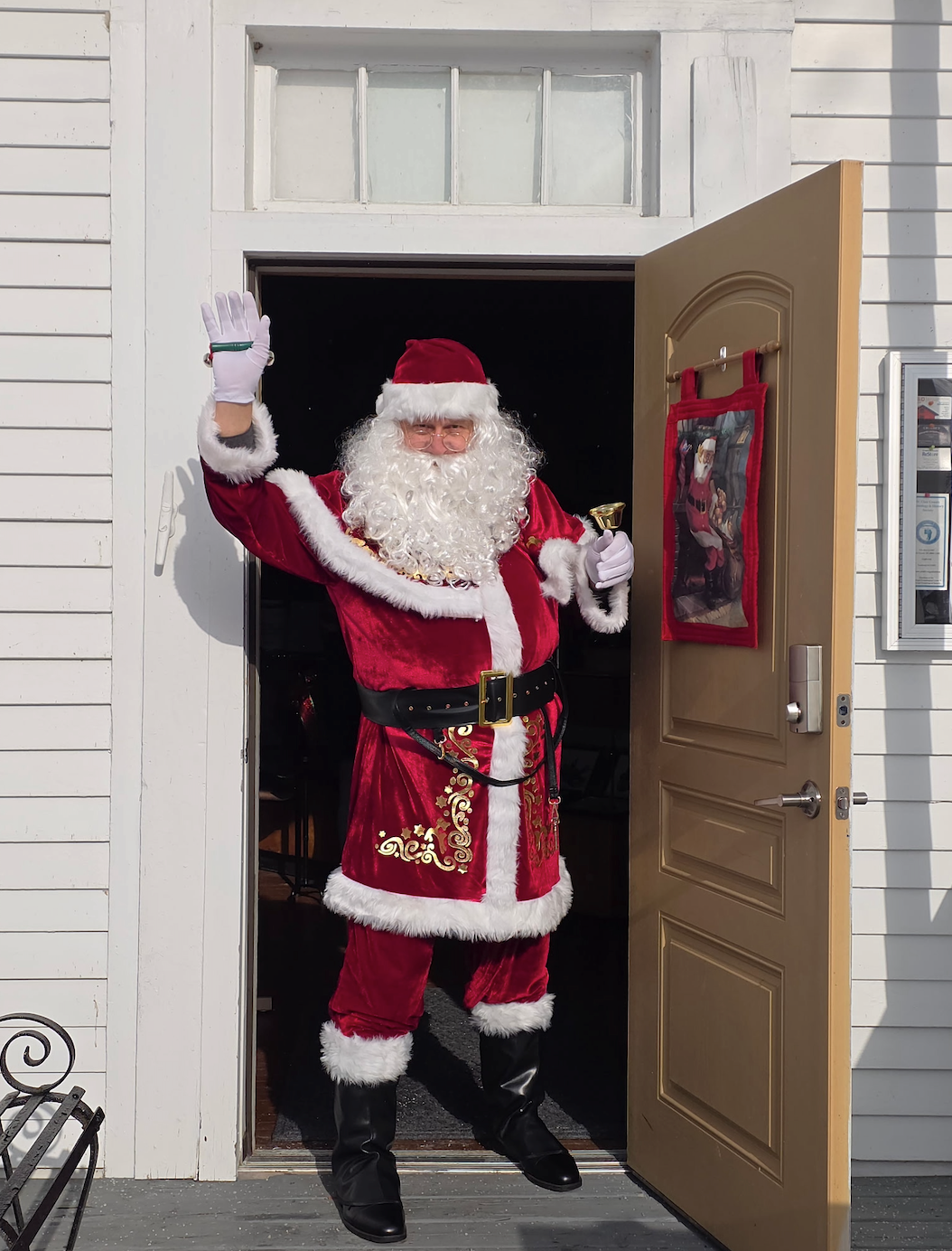 Photo ops with Santa among 17 holiday events this weekend around Freeport