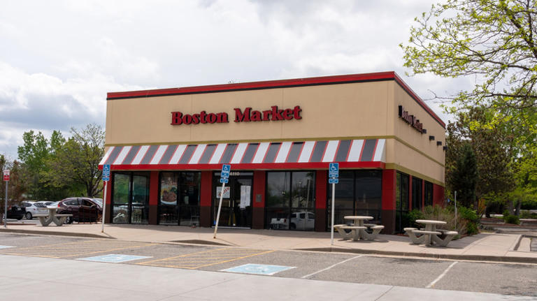 The beloved restaurant chain that's had to close 95% of its locations