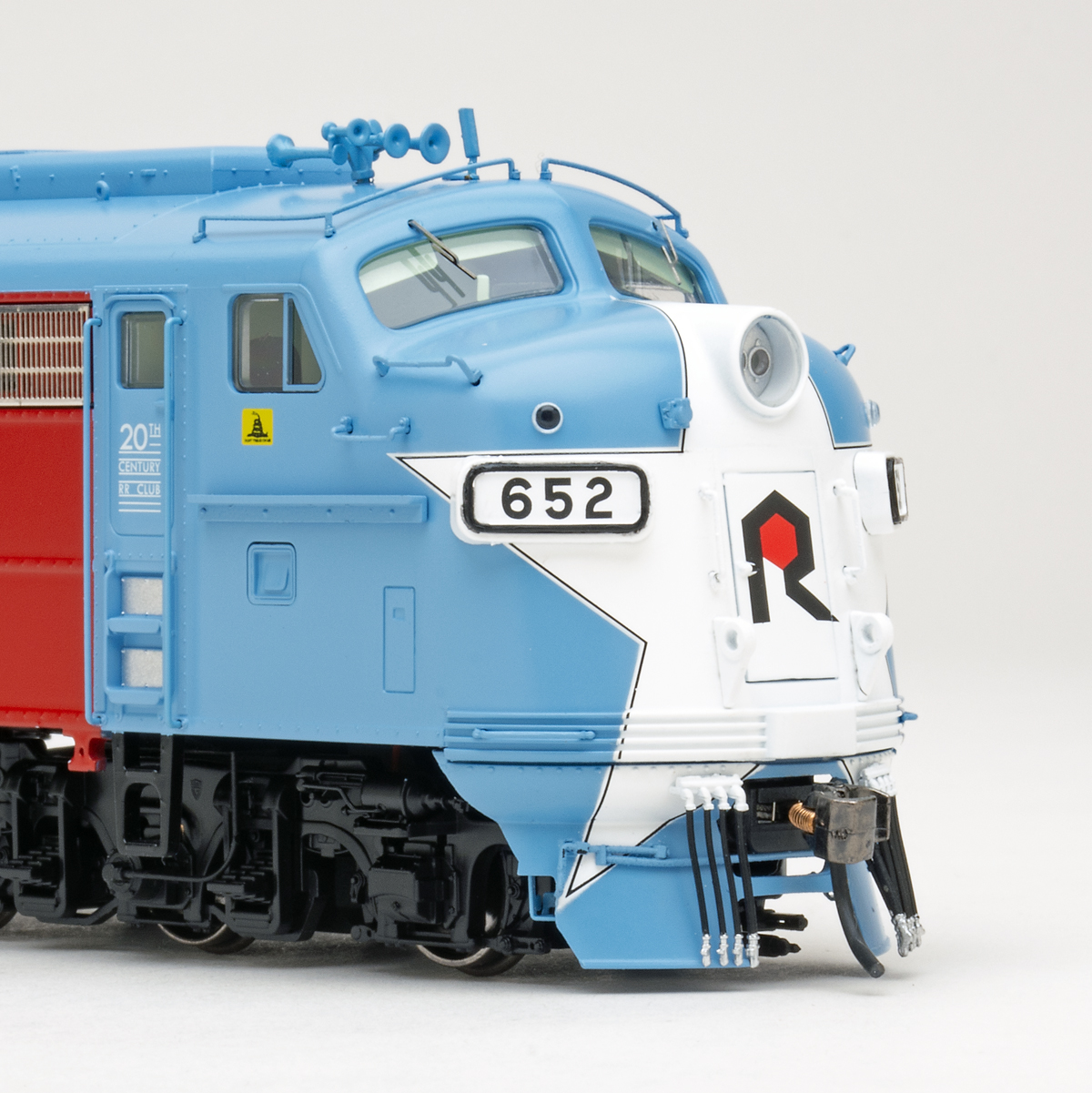 Rapido HO EMD E8 diesel locomotive