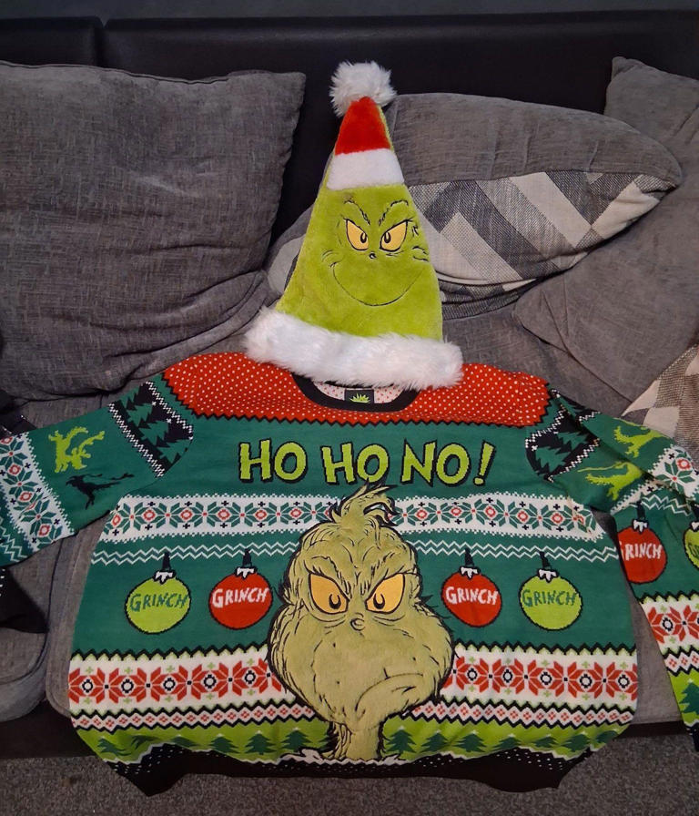 Hucknall bus professionals don their Christmas jumpers to raise money ...