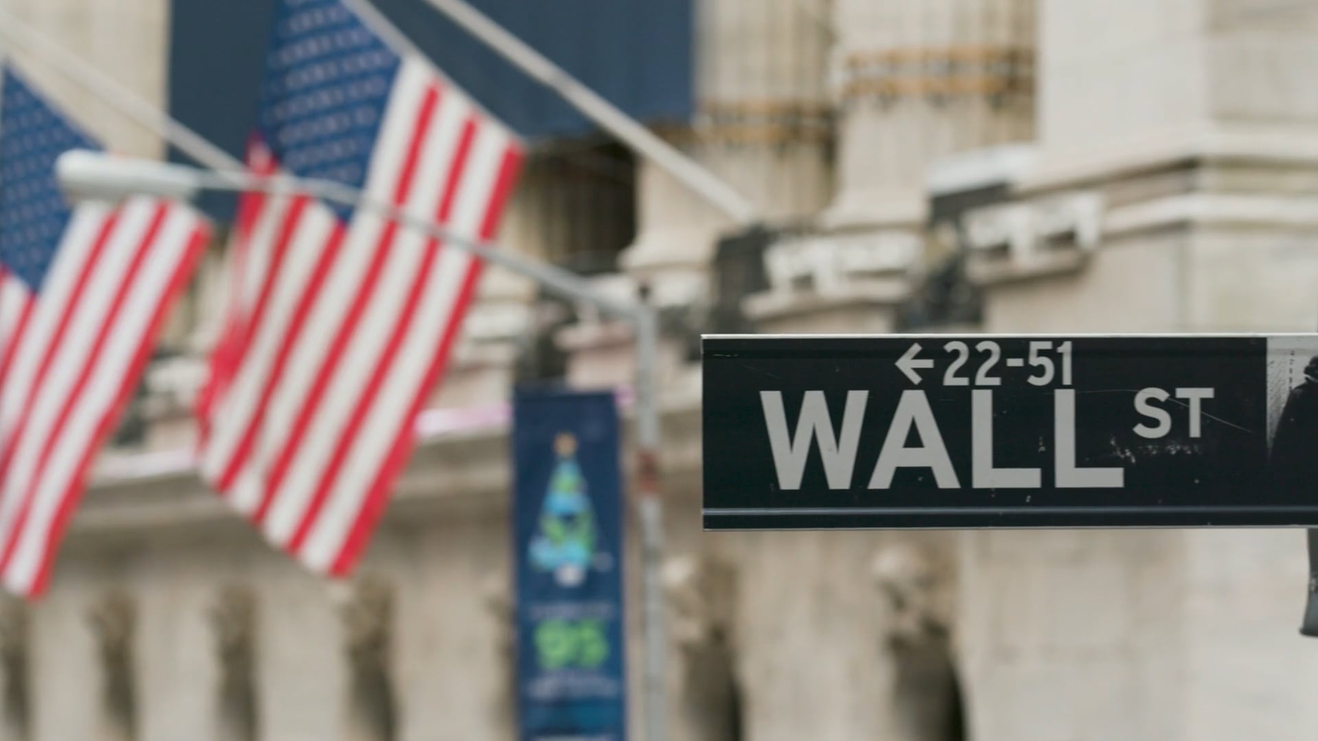 Stock market trades at 22 times earnings yet Wall Street sees no ...