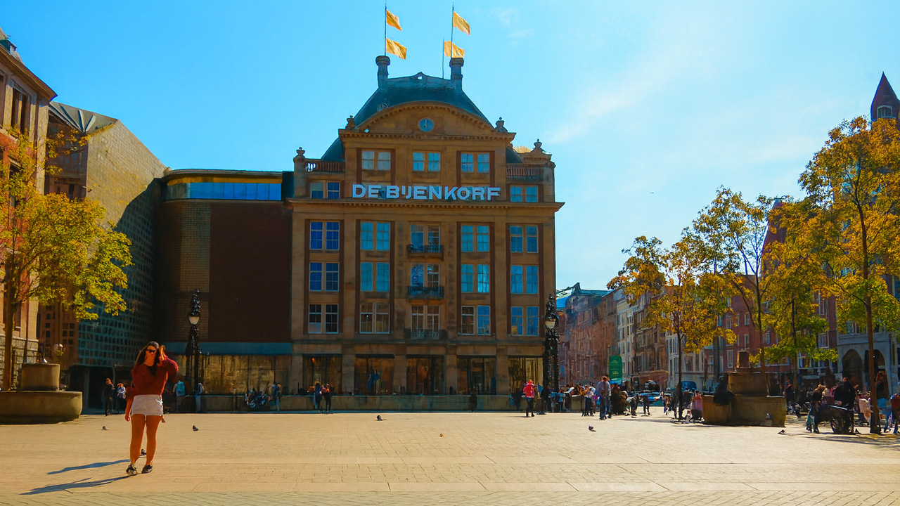 What happens in Amsterdam during spring?