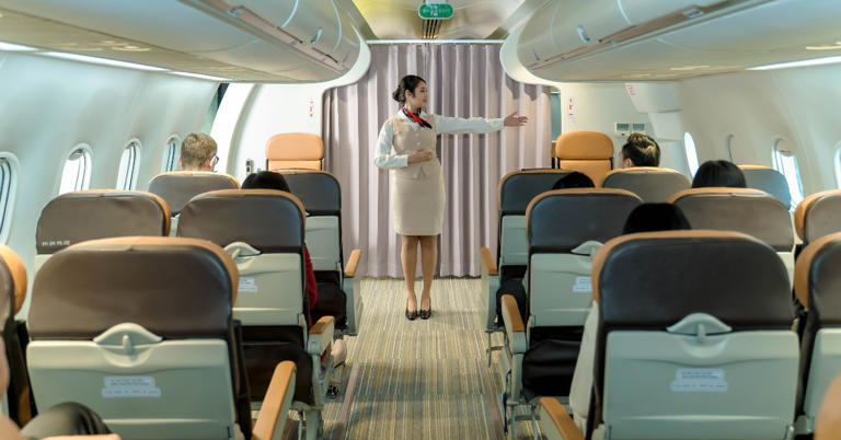 12 bad behaviors fellow passengers are begging you to stop doing when ...
