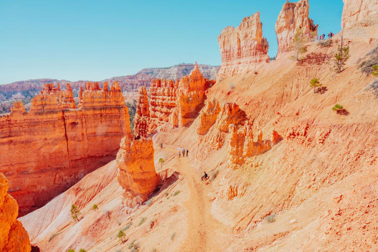 Explore Utah's Bryce Canyon National Park, home to the largest hoodoo ...