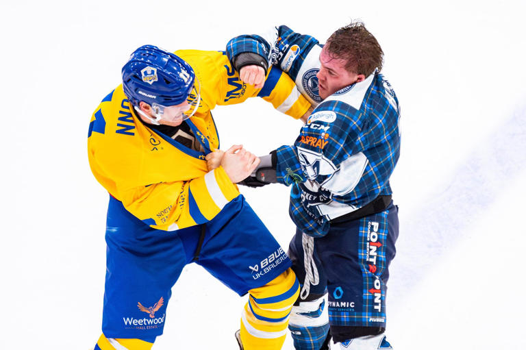 Leeds Knights 5 Solway Sharks: Liam Peyton rewarded as Knights see off ...