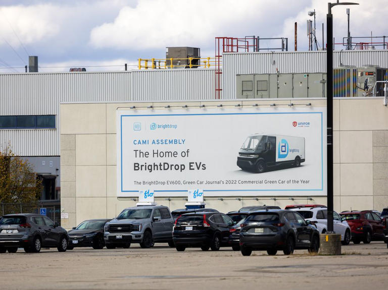 Military spending may be key to creating all-Canadian vehicle: Expert