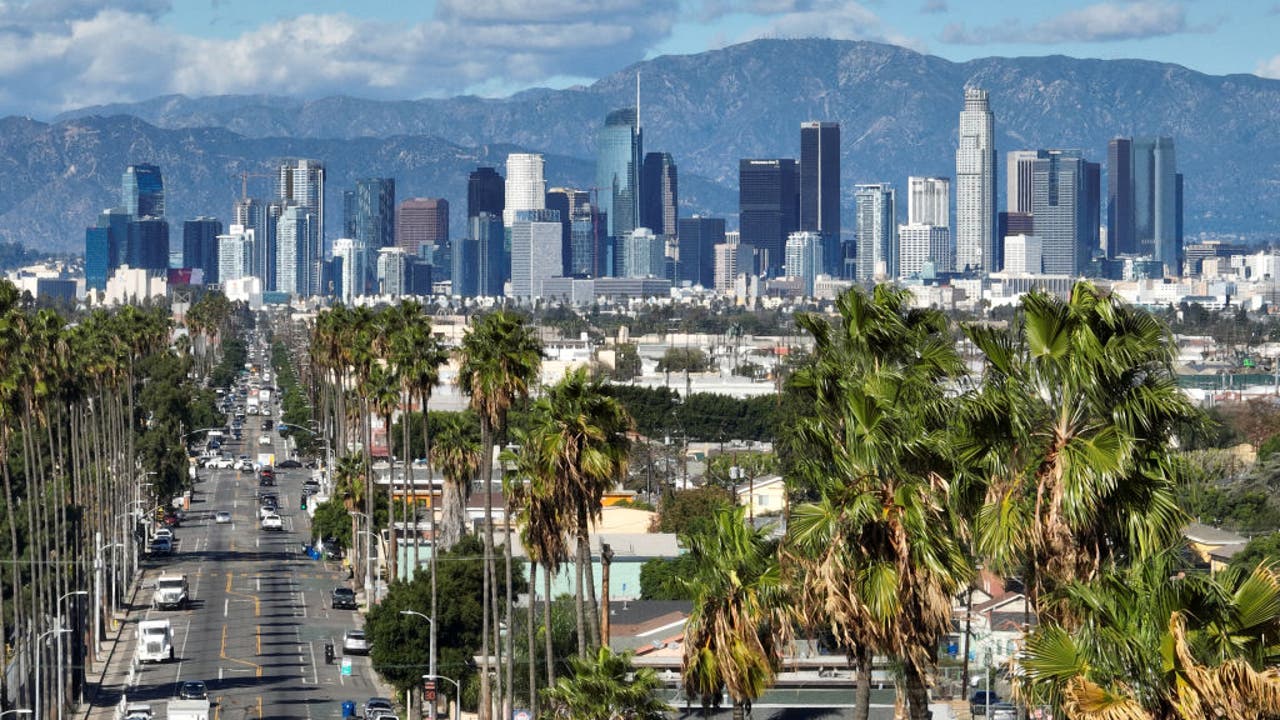 Southern California forecast: Sunshine and summer-like temps expected ...