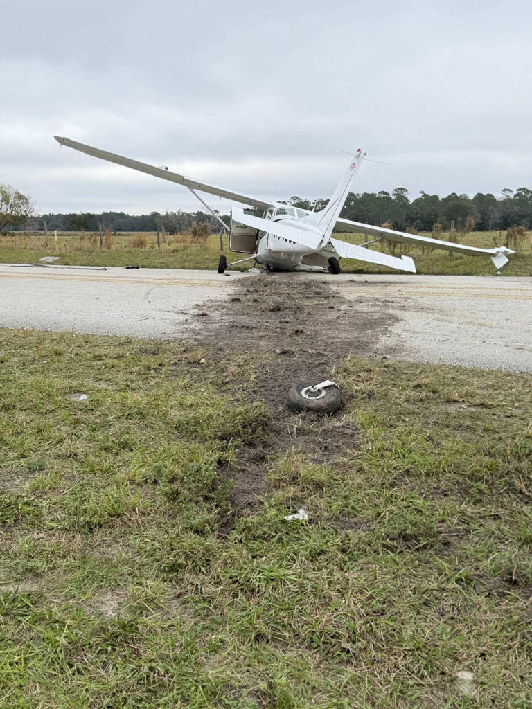 2 injured in single-engine plane crash in DeLand; roads closed