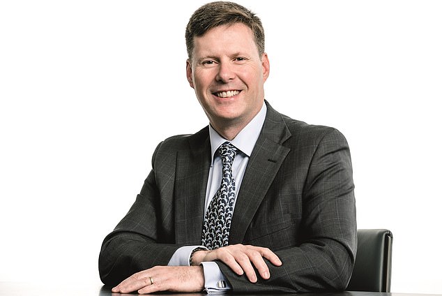 Anglo ditches plans to hand its boss an £8.5m bonus if he completes £ ...
