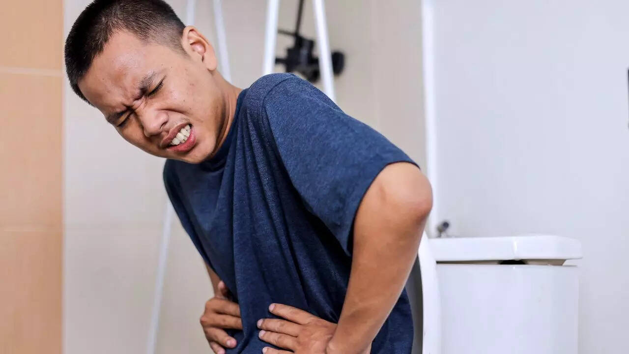 The real reason your stool turned black overnight: The warning signs of ...