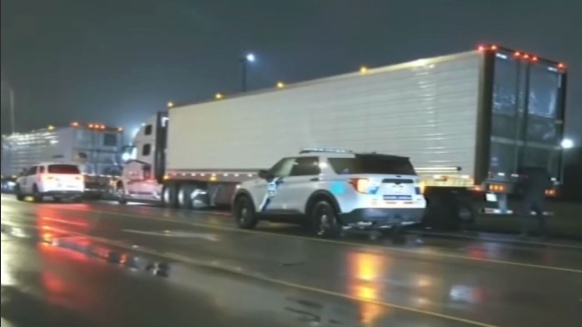 Sleeping trucker fights meat thief off with bat in Philadelphia