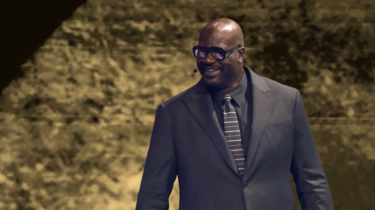 For the dunk contest, it will be a Ferrari - Shaquille O'Neal pushes ...