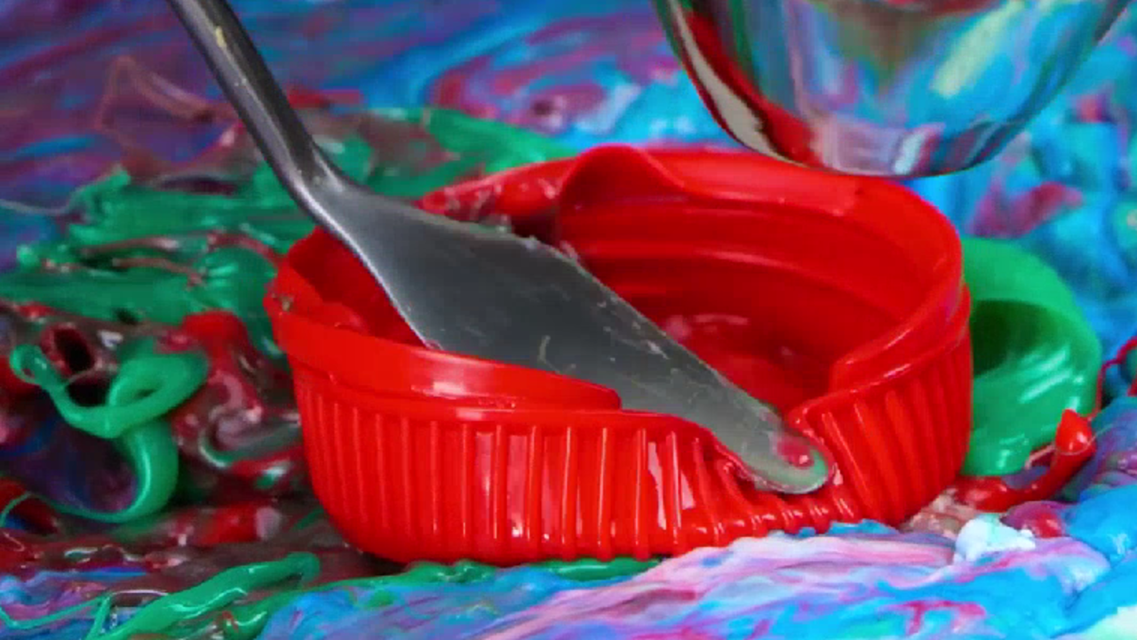 Creative plastic transformations: Our ultimate eco-friendly Christmas tree