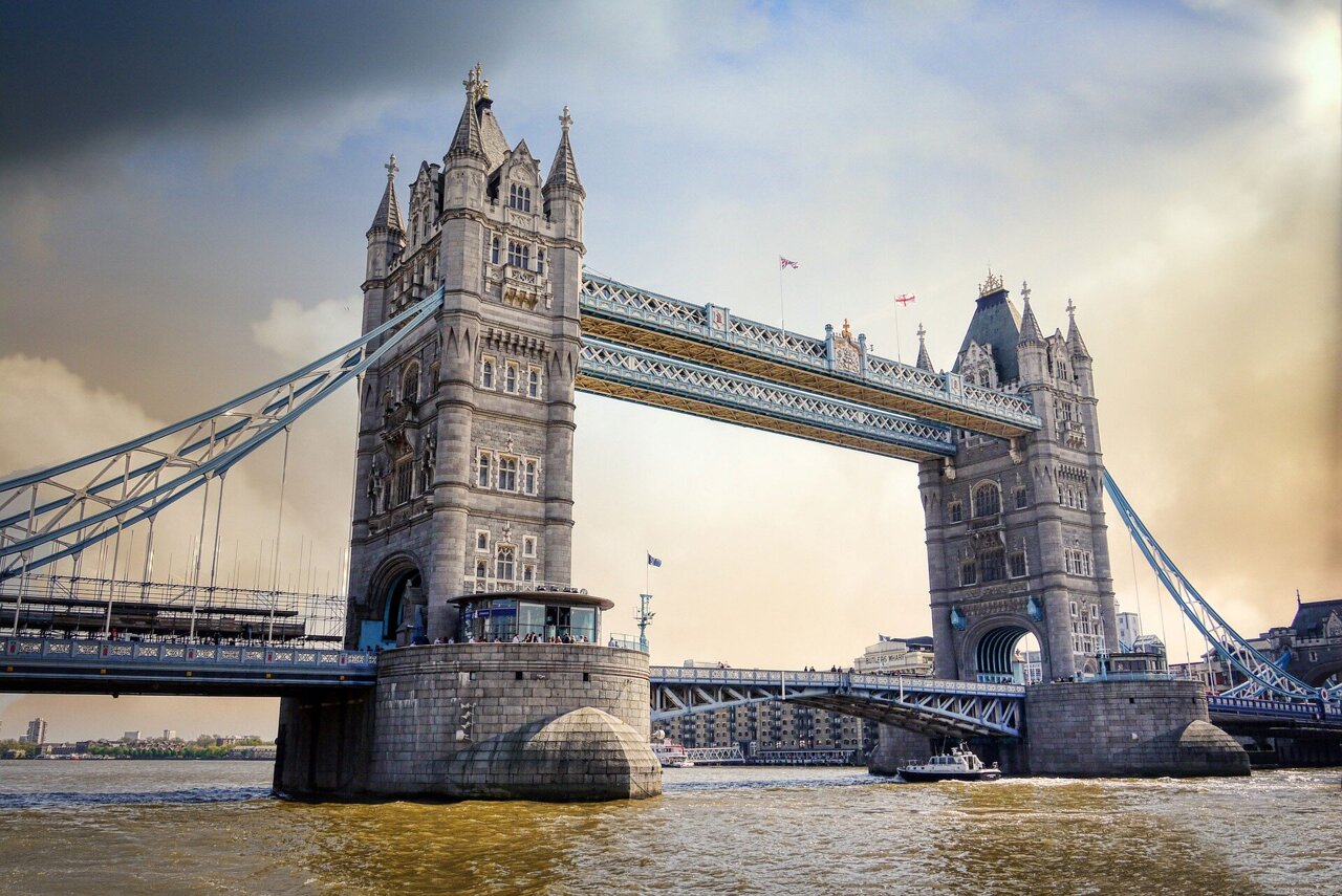 From concrete walls to living edges, here's how riverside habitats are ...
