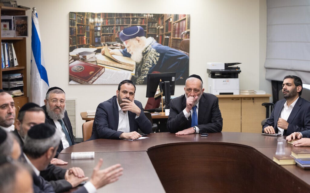 Deri: Shas won’t support 2026 budget until Haredi kids get food-stamp funds