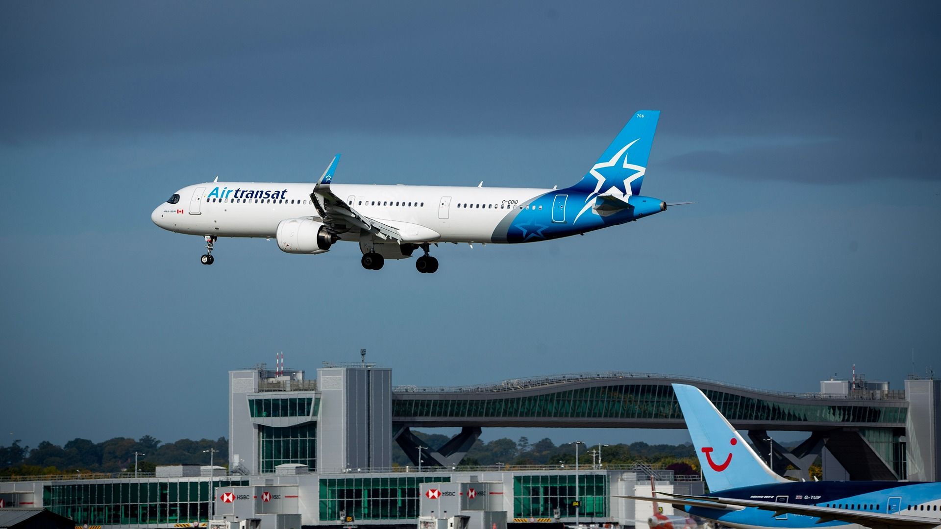 Pilot strike: Air Transat to suspend operations as contract talks falter