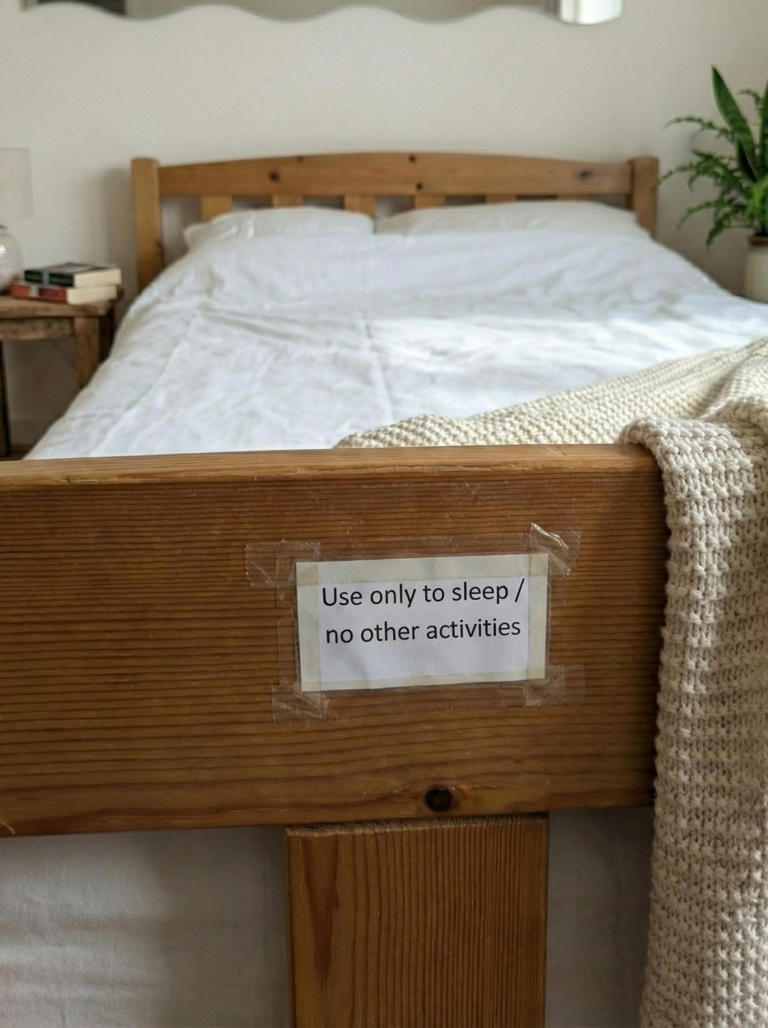 Airbnb guests shocked to find ridiculous rule for using the bed