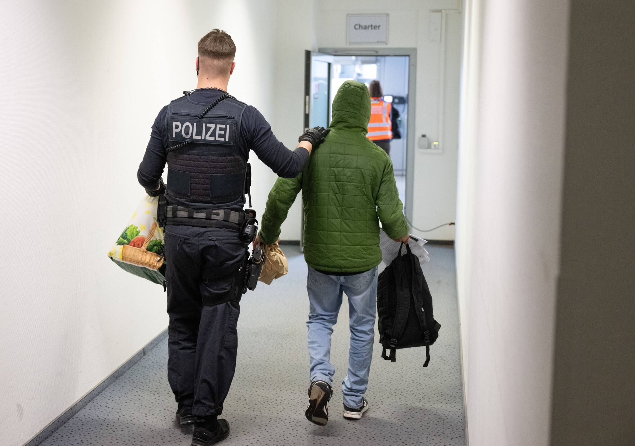 EU-Staaten einig: Strengere Regeln bei Abschiebungen geplant