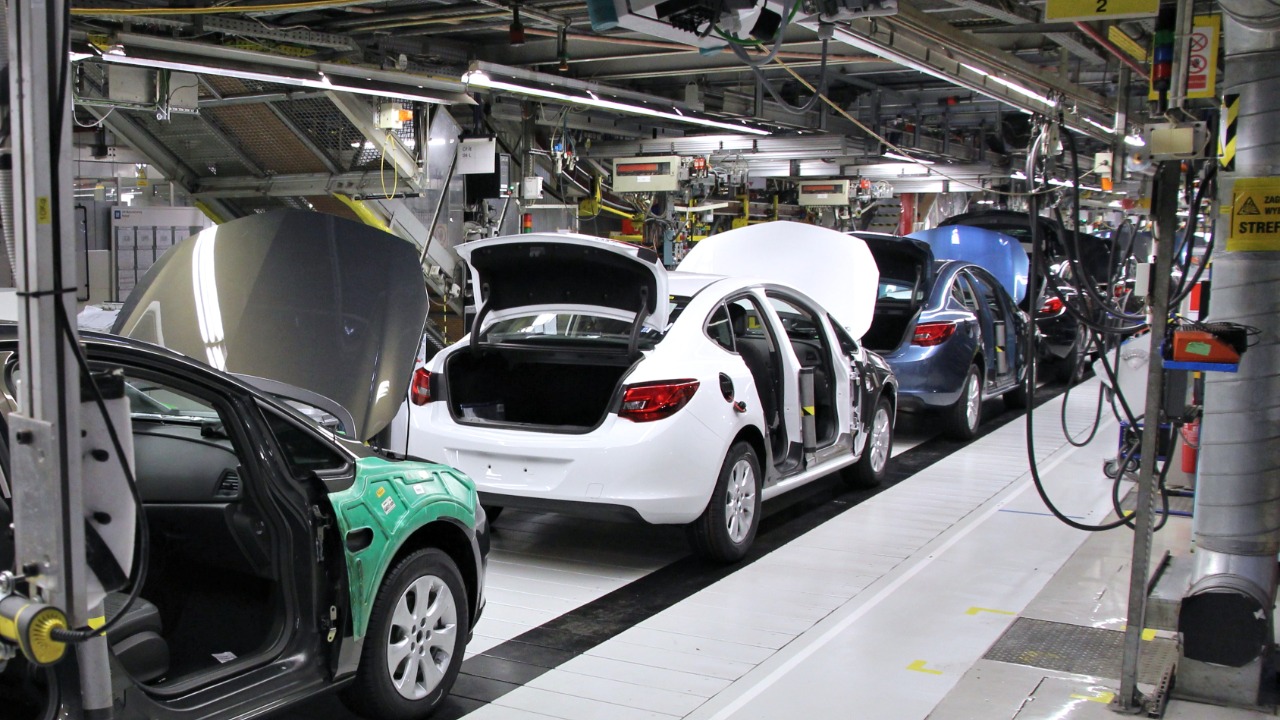 EV demand slump triggers 700 temp layoffs at a GM plant