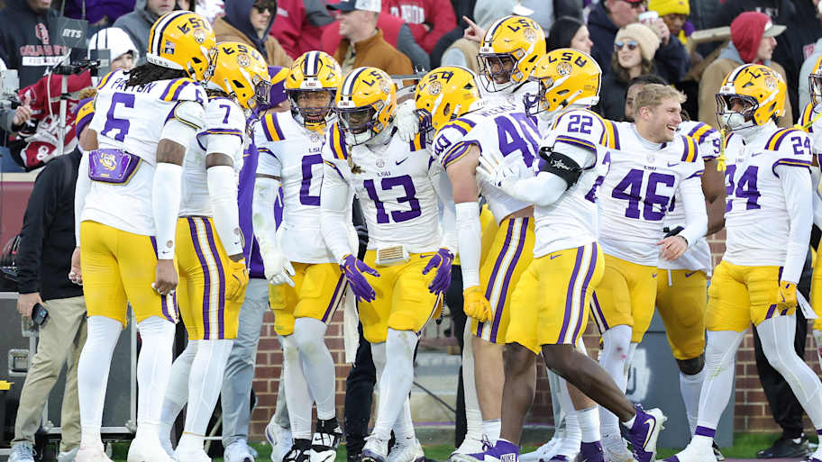 LSU vs Houston early betting odds: Who has the edge in the Texas Bowl?
