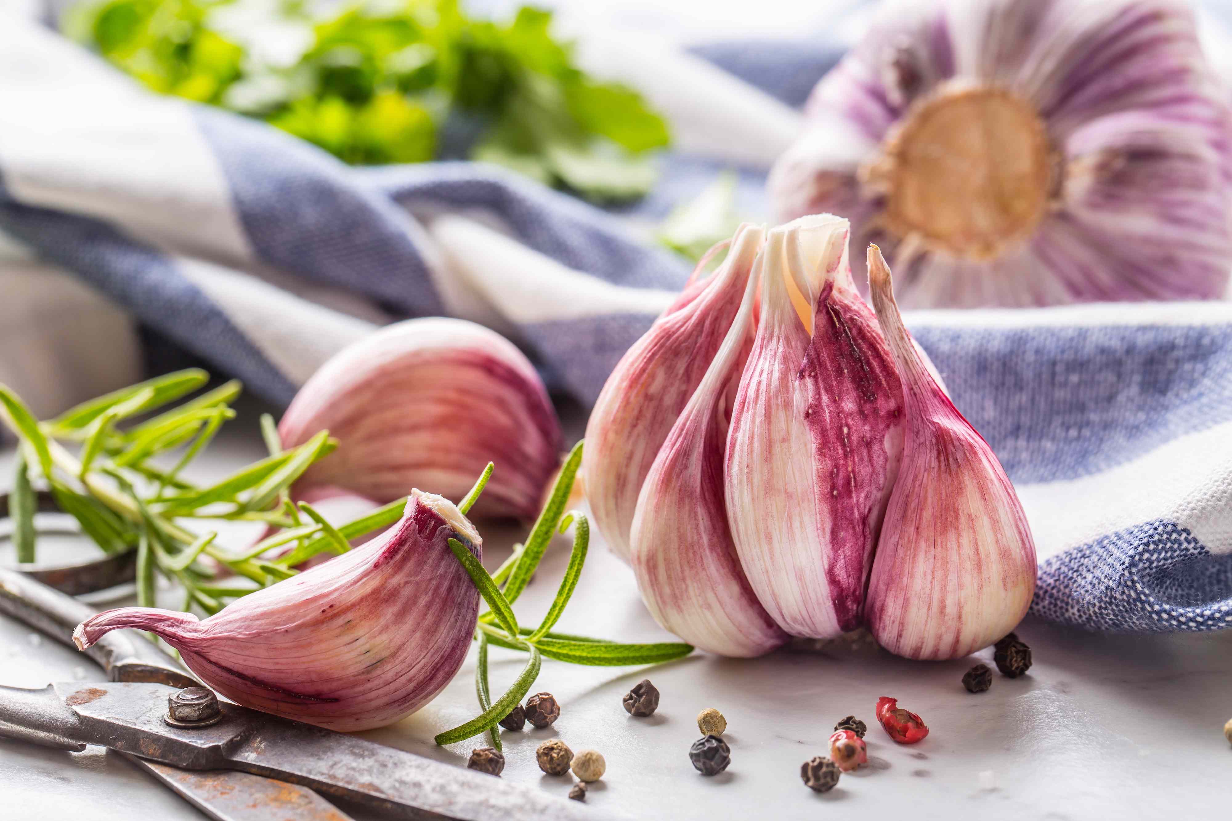 What happens to your blood pressure when you eat garlic