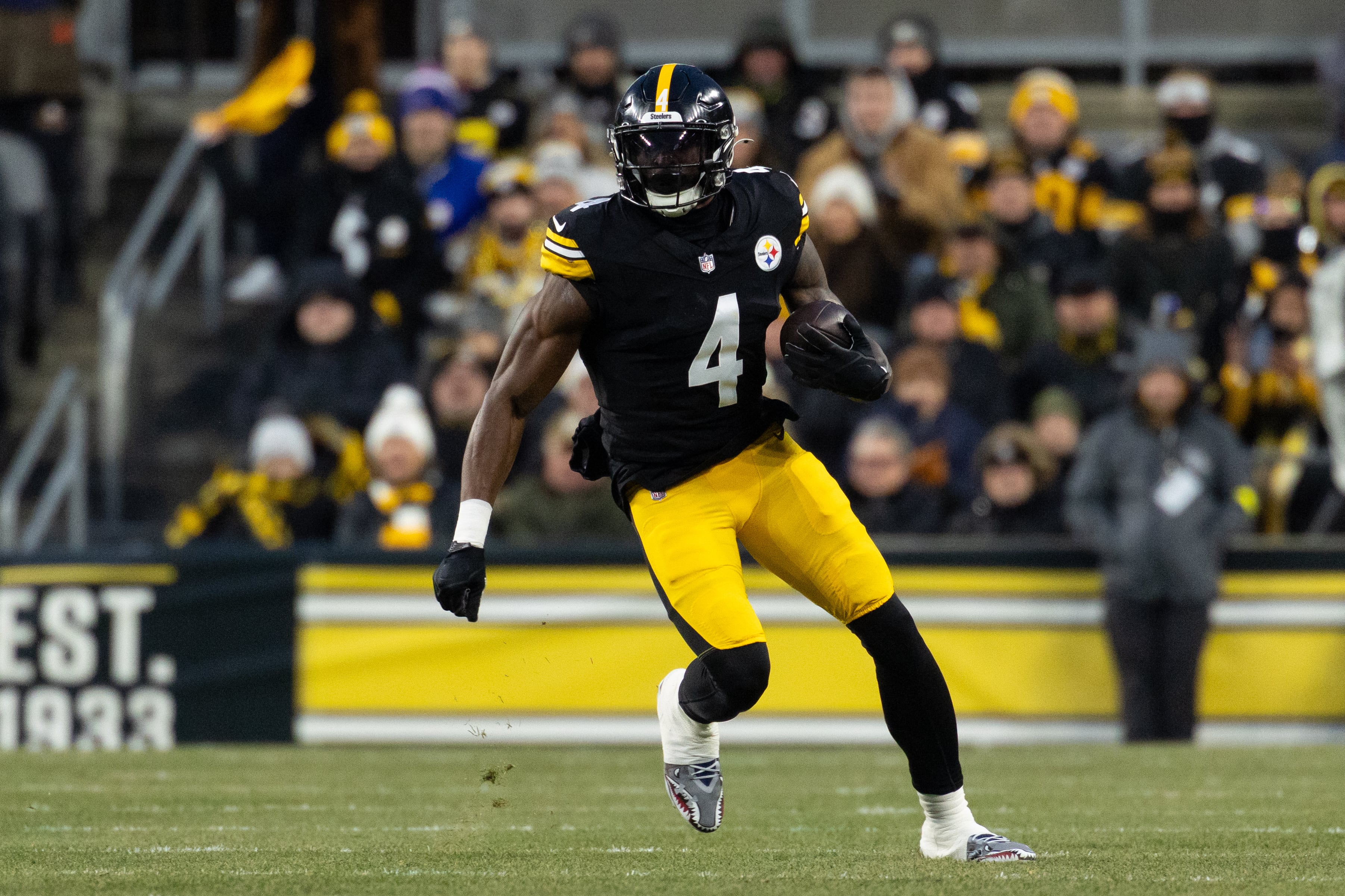 Steelers WR DK Metcalf spent night in Baltimore after medical issue